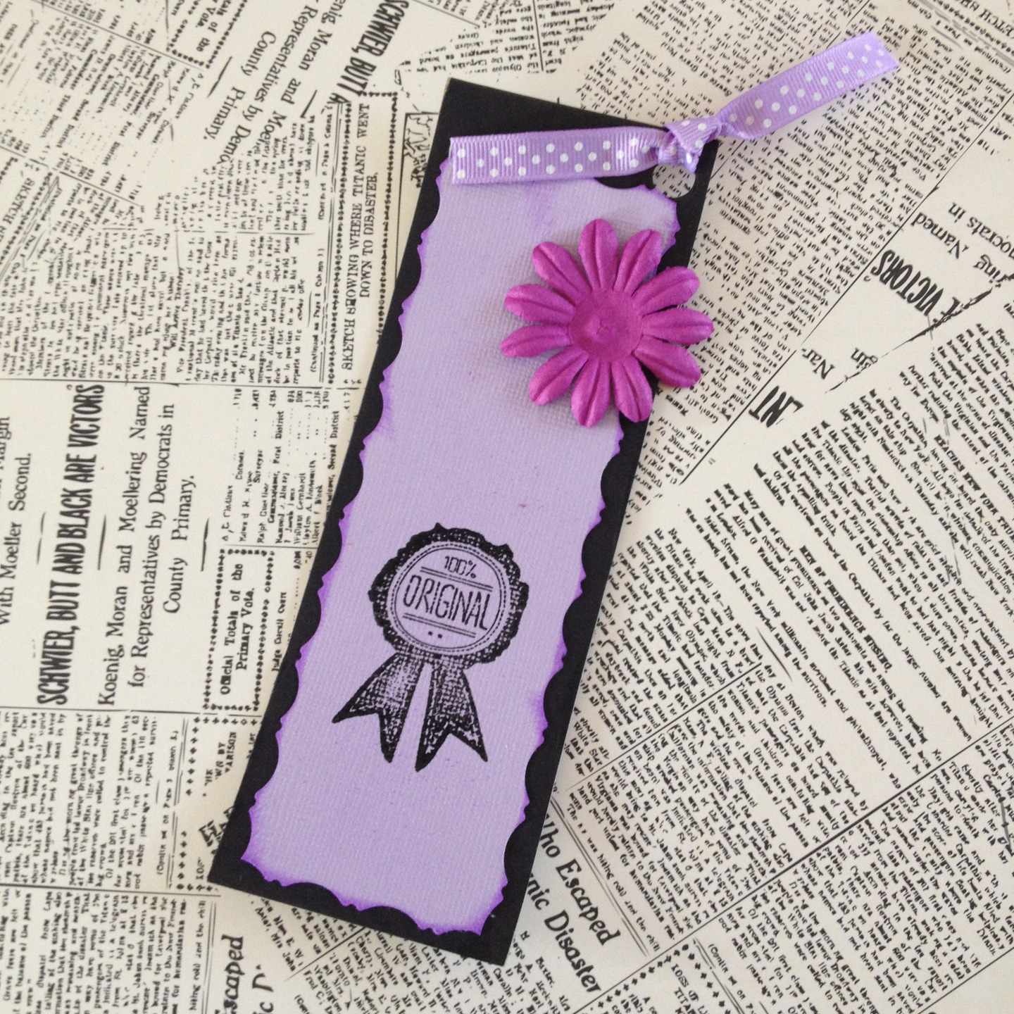 Marque page scrap violet : par lescreasdeclairette